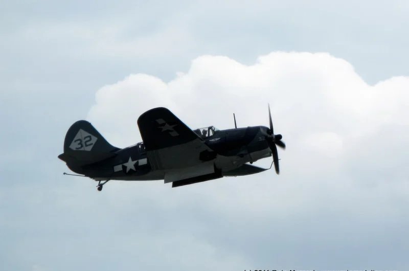 Curtiss SB2C-5 Helldiver - WalkAround - NET-MAQUETTES