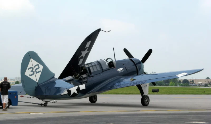 Curtiss SB2C-5 Helldiver - WalkAround - NET-MAQUETTES