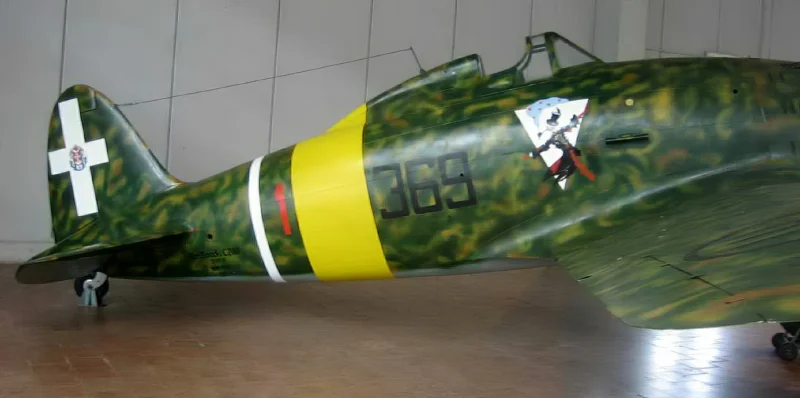 Macchi MC-200 - WalkAround - NET-MAQUETTES